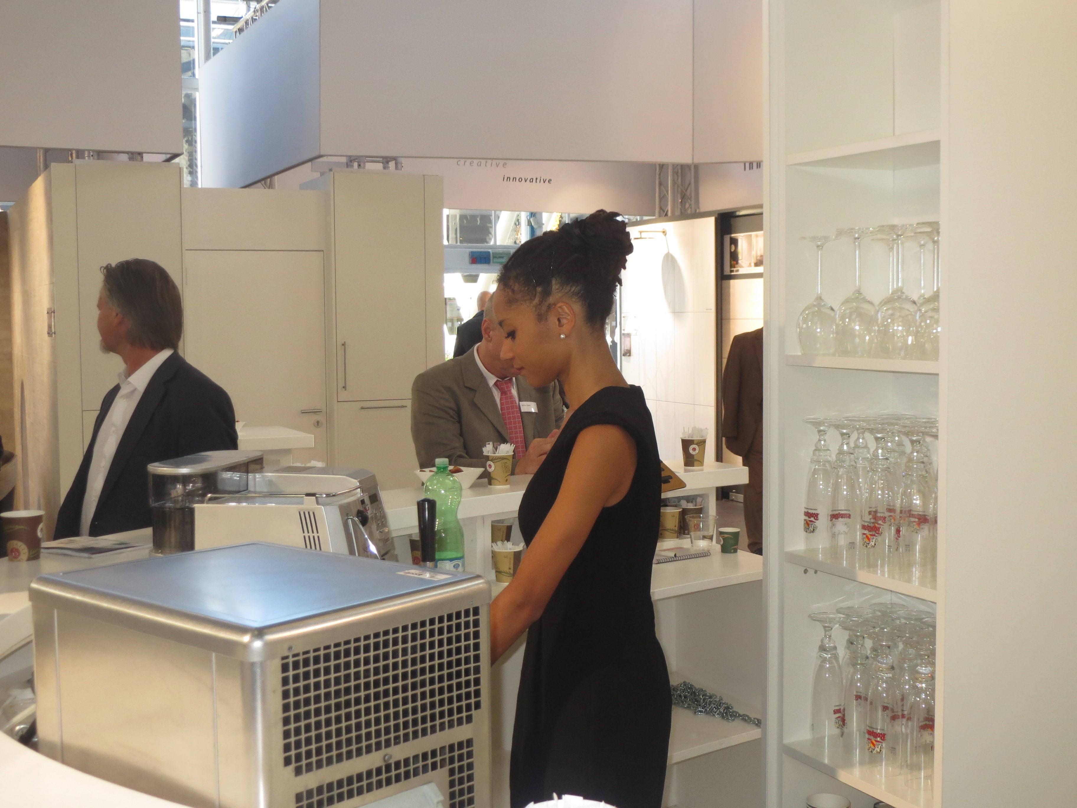 Messehostess-CerSaie-Bologna - Messehostessen & Modelhostessen ...